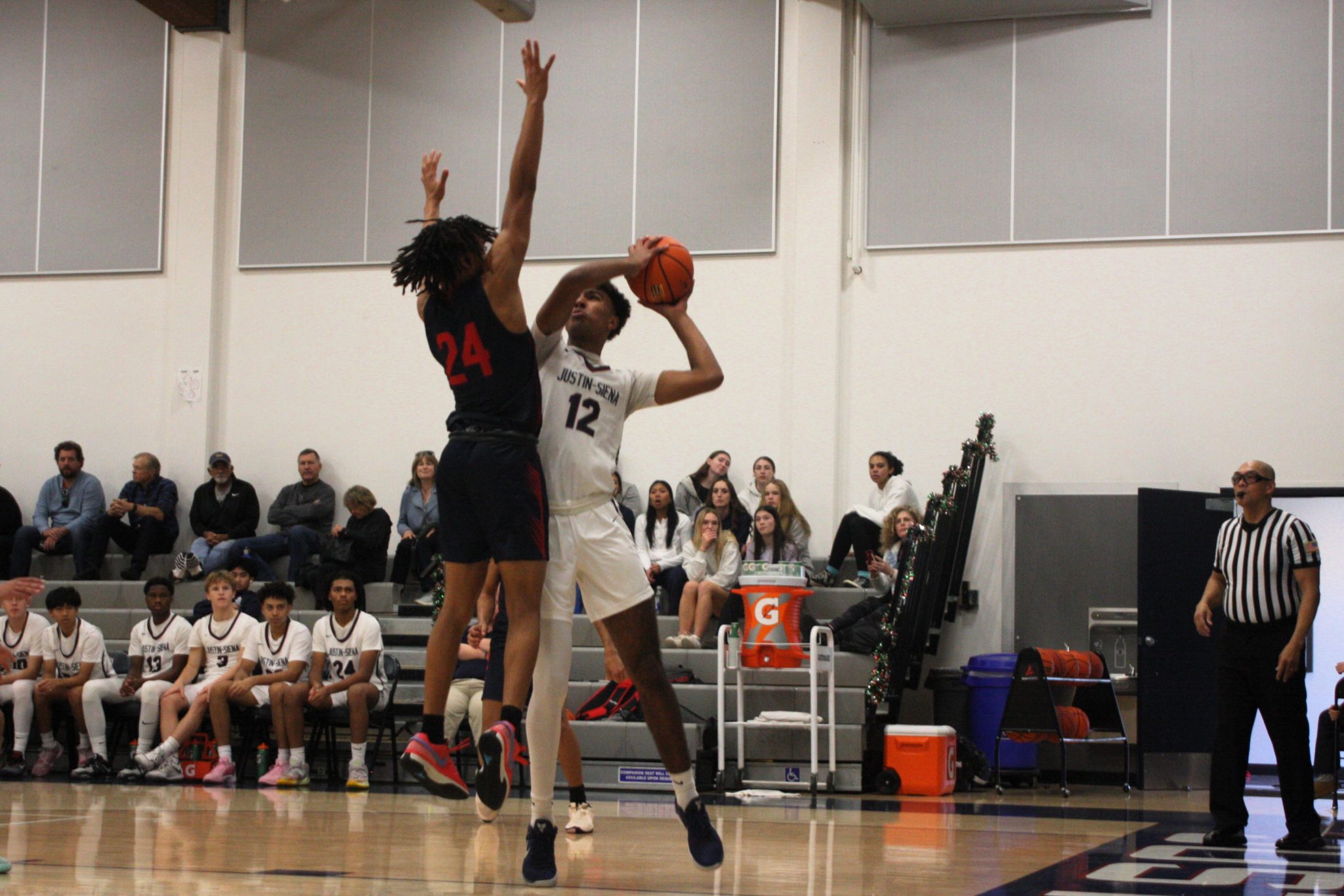 Justin-Siena goes back to fundamentals, gets offense going in second ...